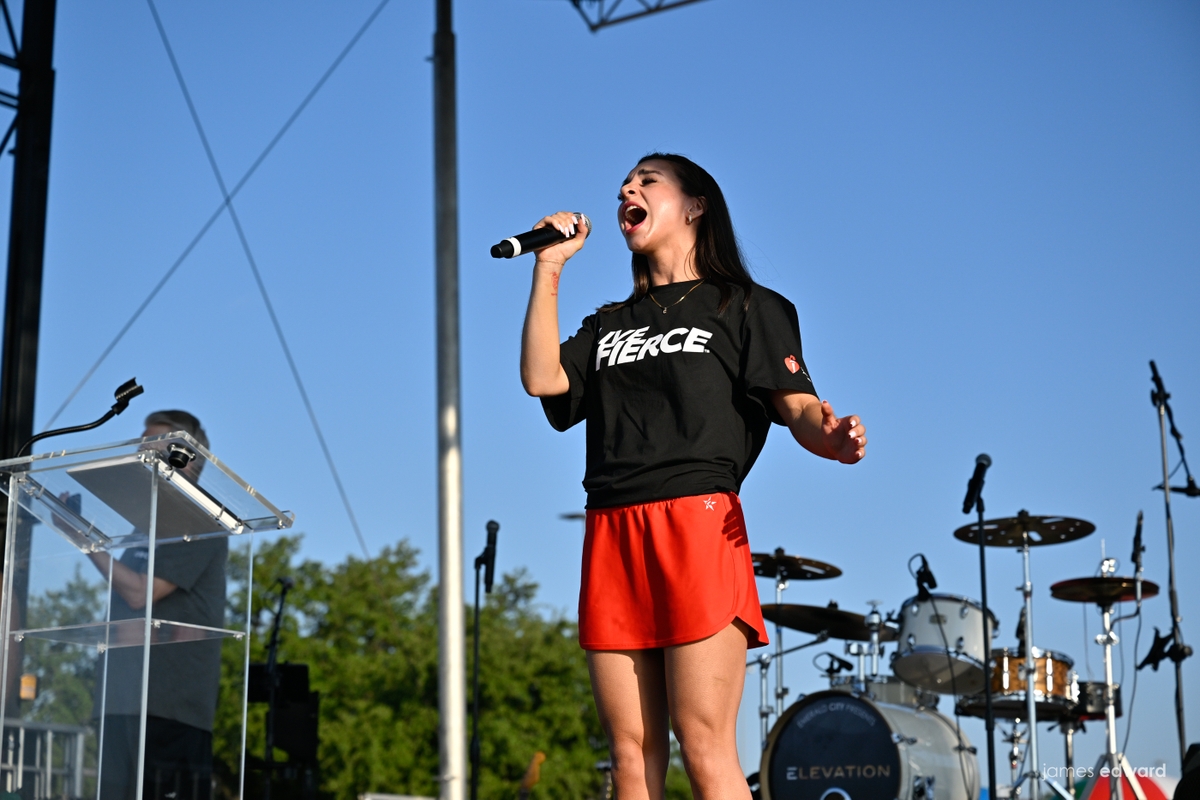 Photo | Heart Walk - Miss North Texas Chloe Burke Sings National Anthem ...
