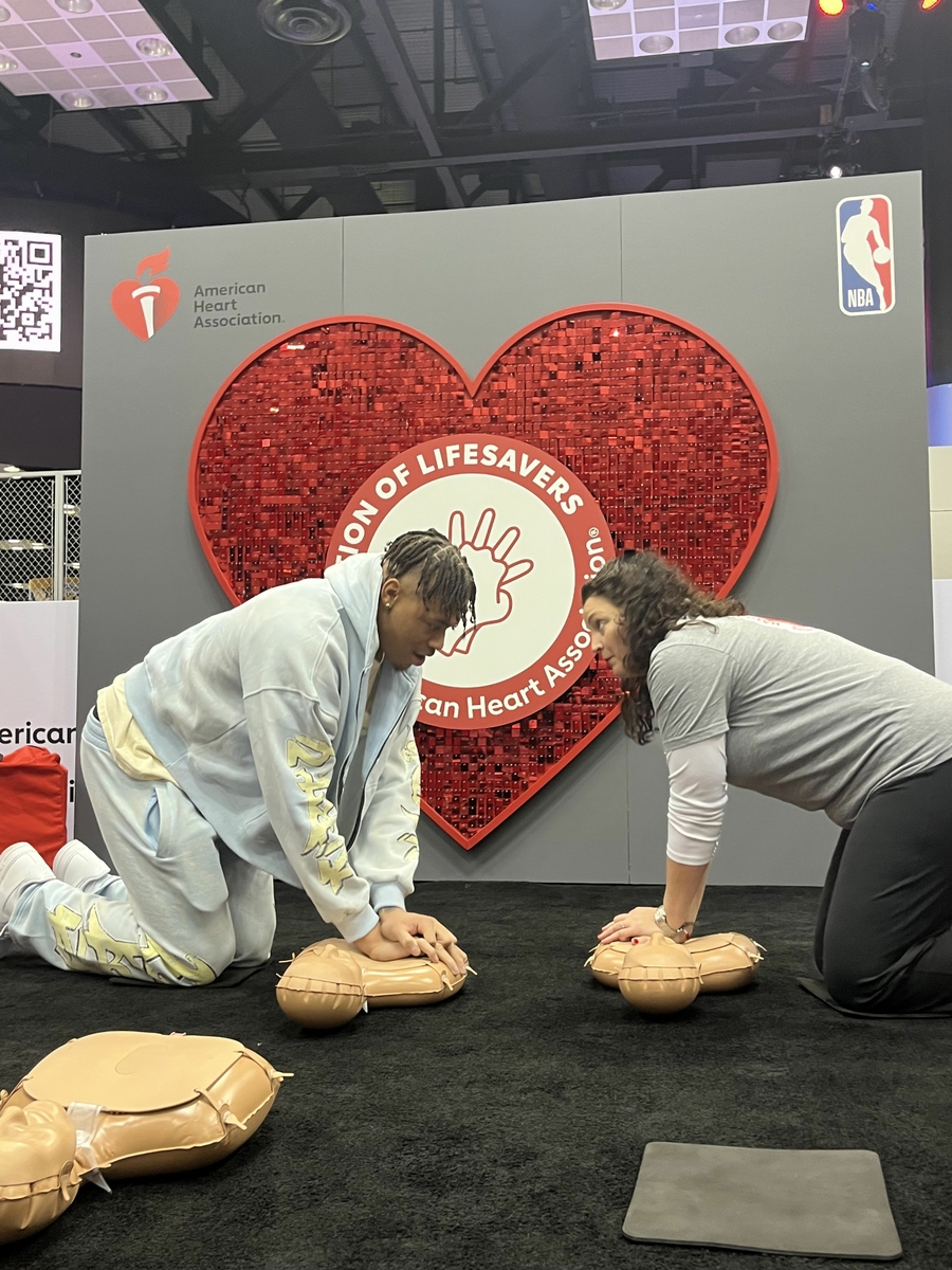 Photo | NBA's Keyontae Johnson practices CPR | American Heart Association