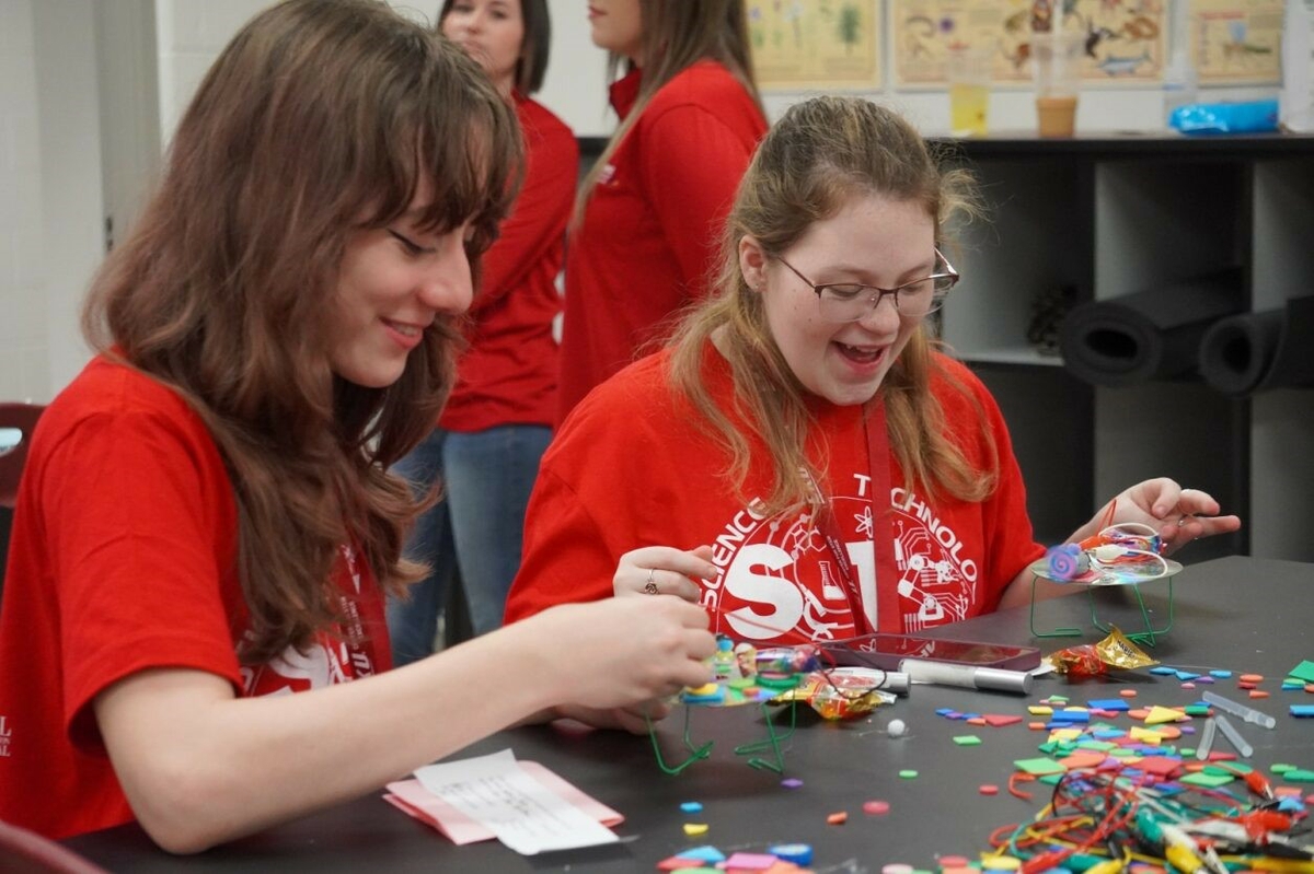 Eastern Kentucky high school girls explore STEM education, careers ...