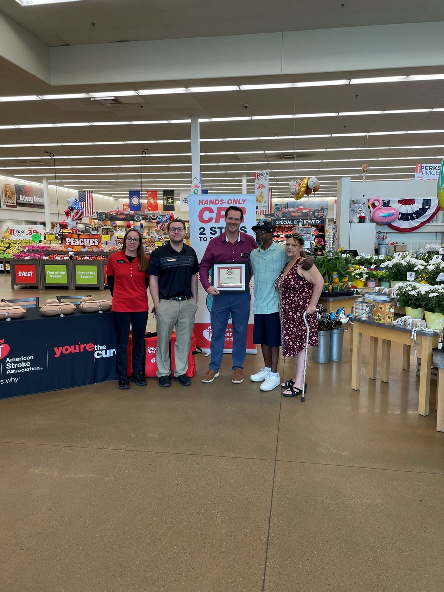 Photo | Owatonna Hy-Vee Group Shot | American Heart Association