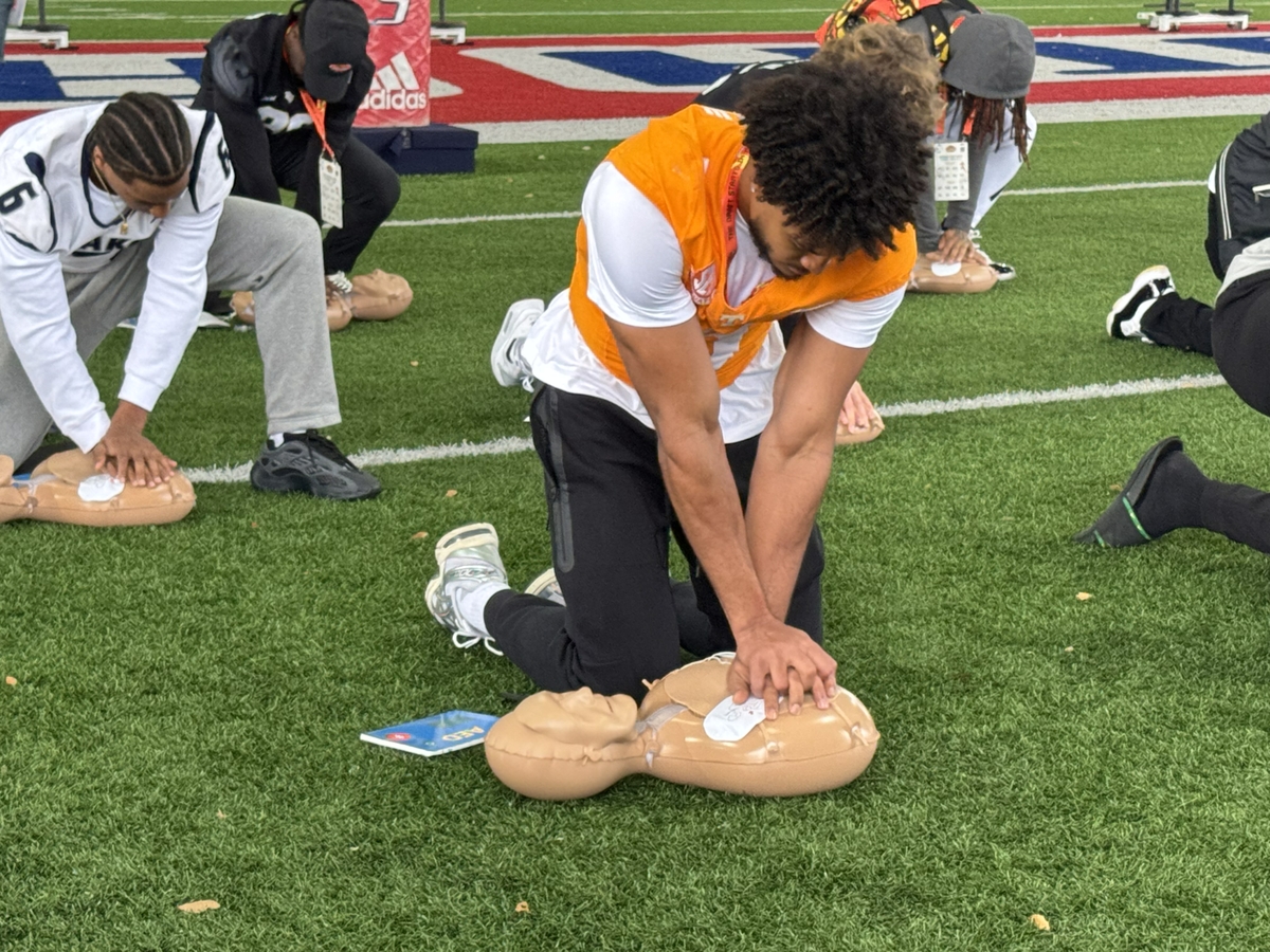 Senior Bowl players learn CPR, join the Nation of Lifesavers movement ...