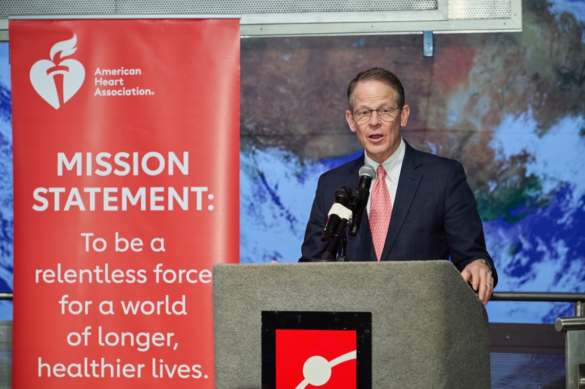 American Heart Association Unveils Hands-Only CPR Training Kiosk at ...