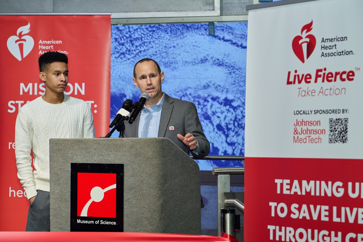 American Heart Association Unveils Hands-Only CPR Training Kiosk at ...