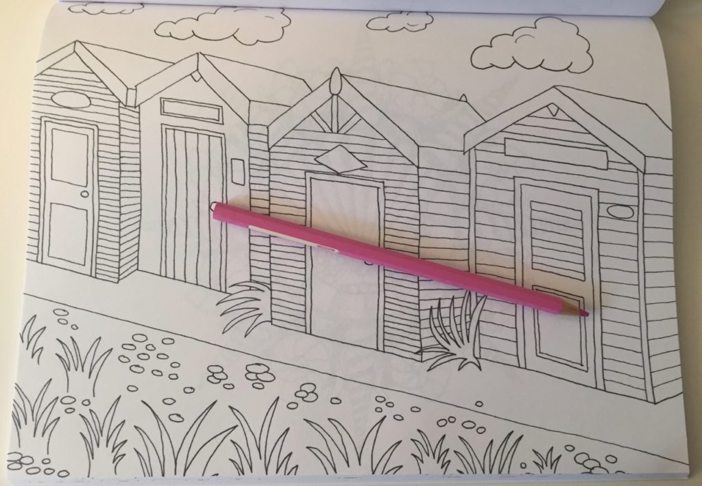 A Day at the Beach: A Summertime Colouring Adventure - Coloring Queen