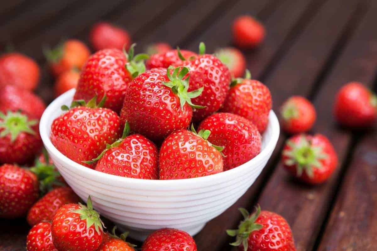 How Much Whole Or Chopped Strawberries Are In A Pound How Much Whole Or Chopped Strawberries Are In A Pound