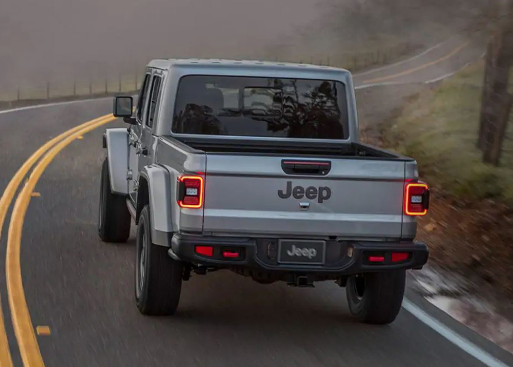 Difference Between: 2021 Jeep Gladiator vs Jeep Wrangler