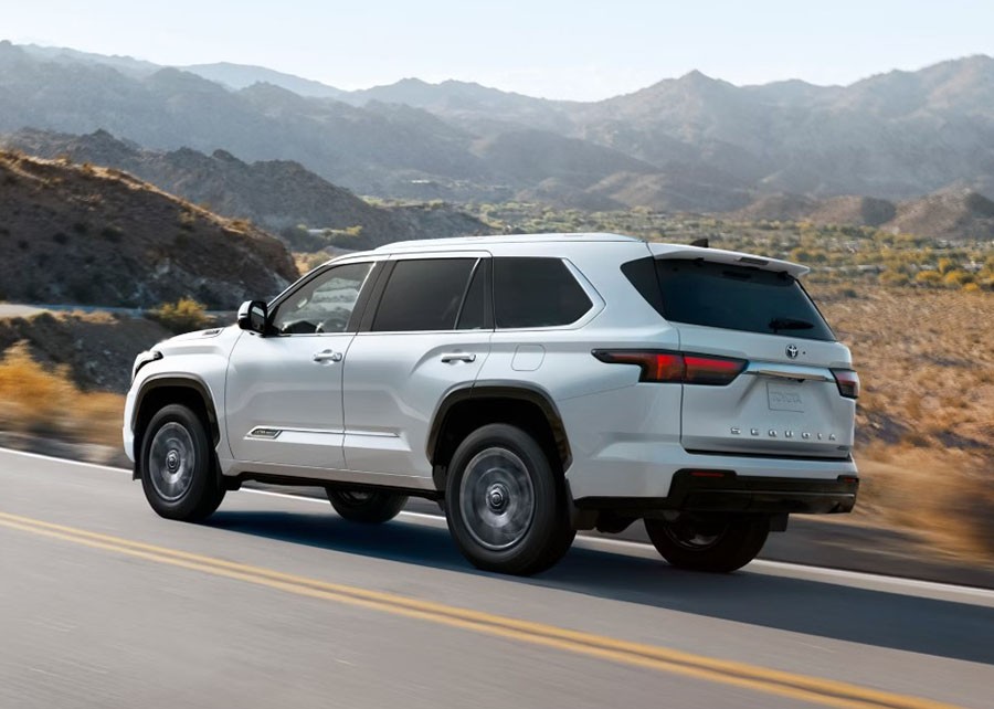 2025 Toyota Sequoia vs 2025 Honda Pilot | SUV Comparison