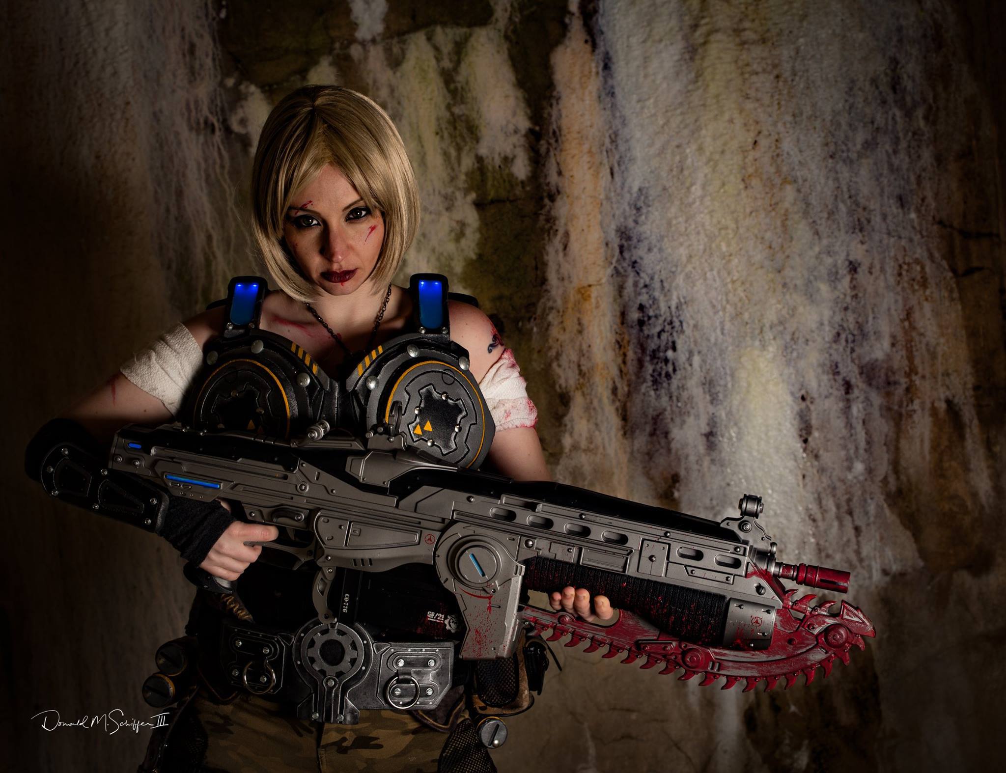 Cosplay.com - Anya Stroud from Gears of War by Zadra