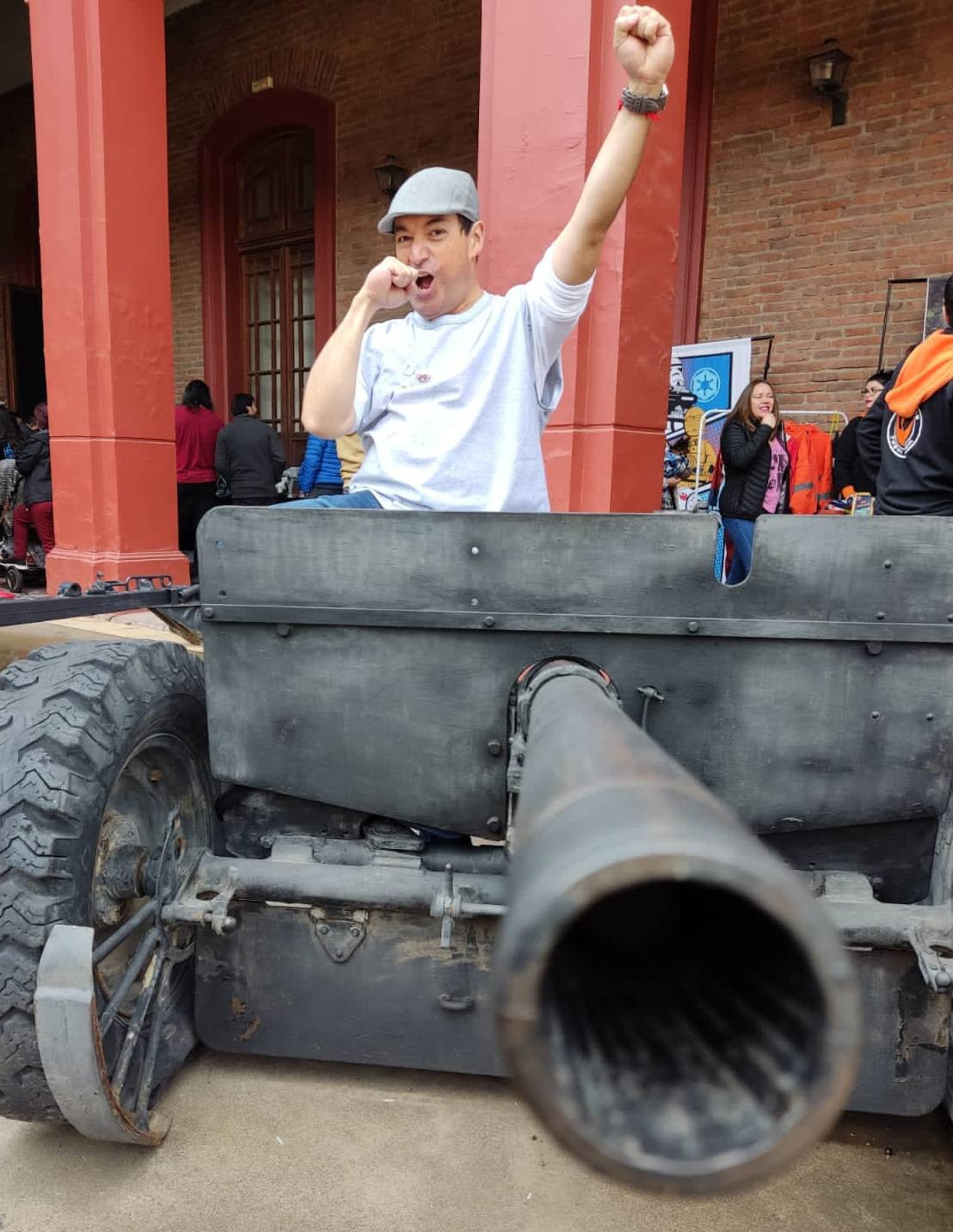 Cosplay.com - photo by user devo boy