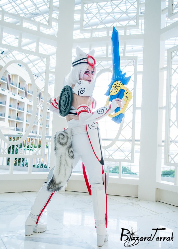 Cosplay.com - photo by user Zadra