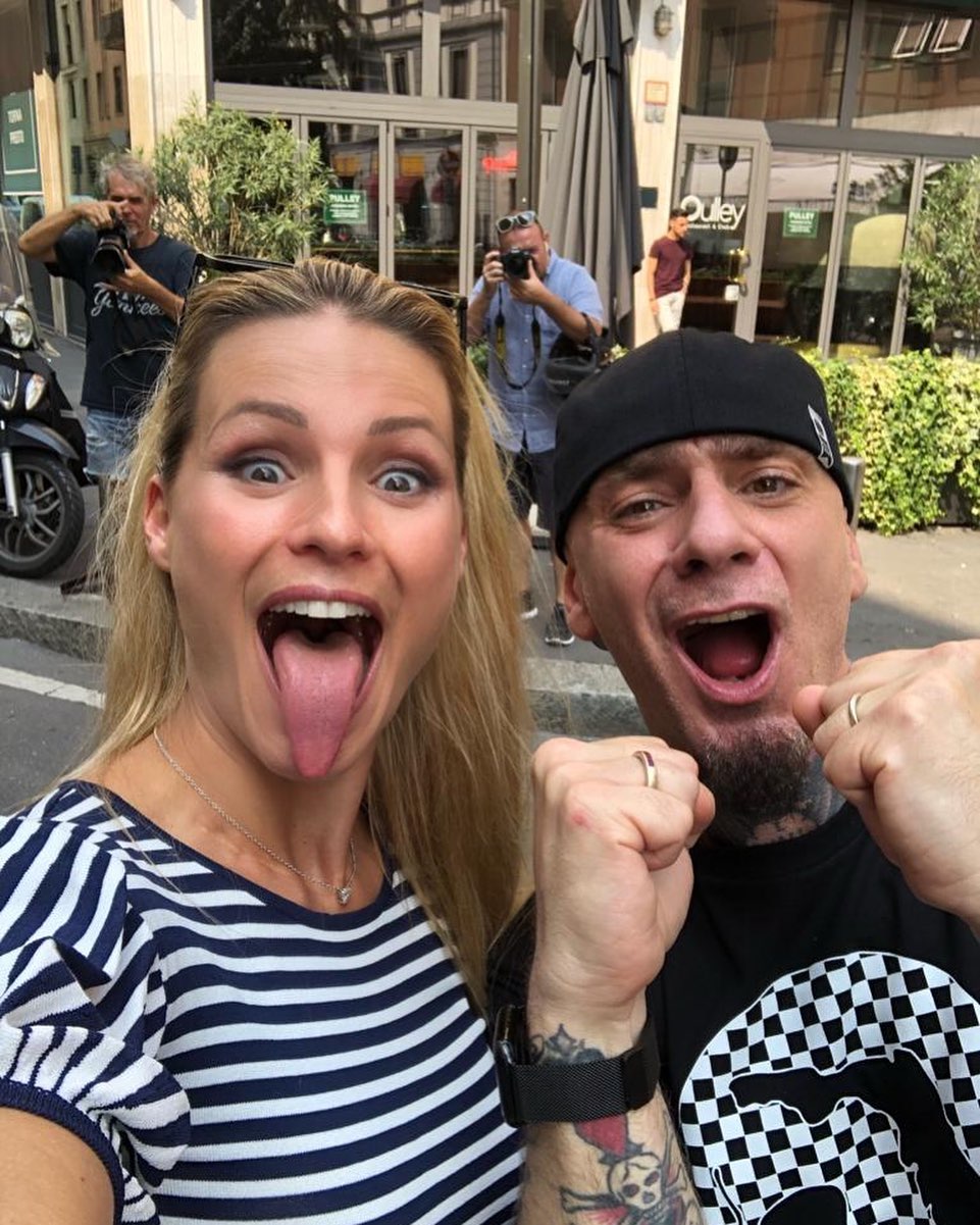 Michelle Hunziker Tongue - Superficial Gallery