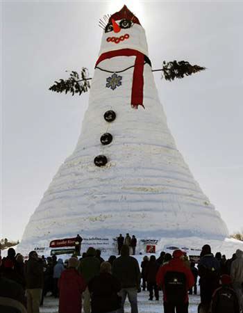 World’s Largest Snowman - Superficial Gallery