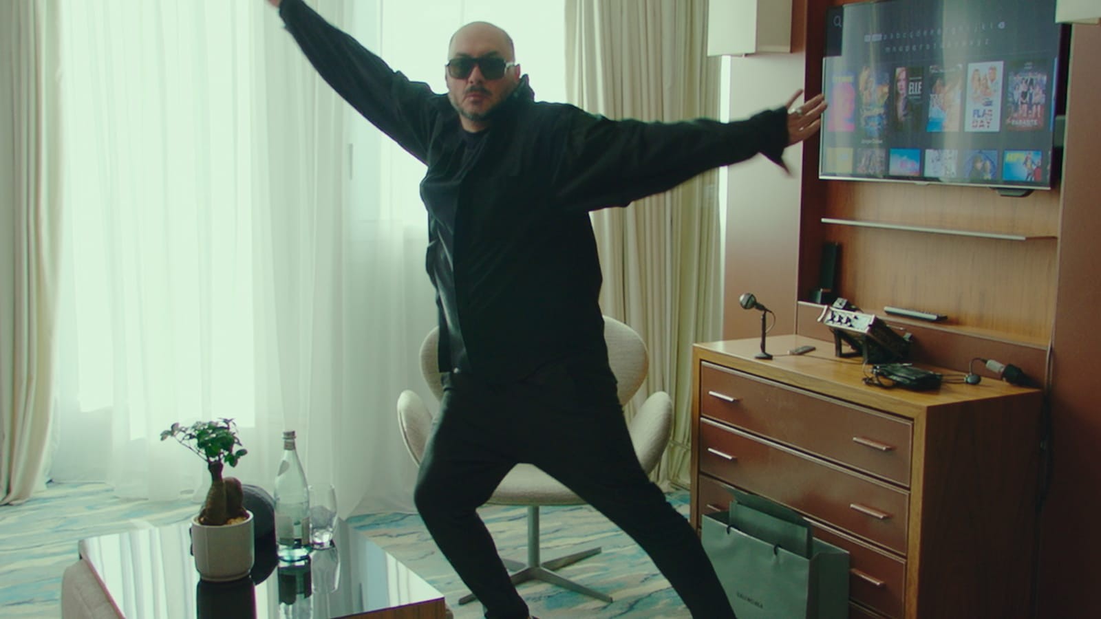 Janus Films — Room 999