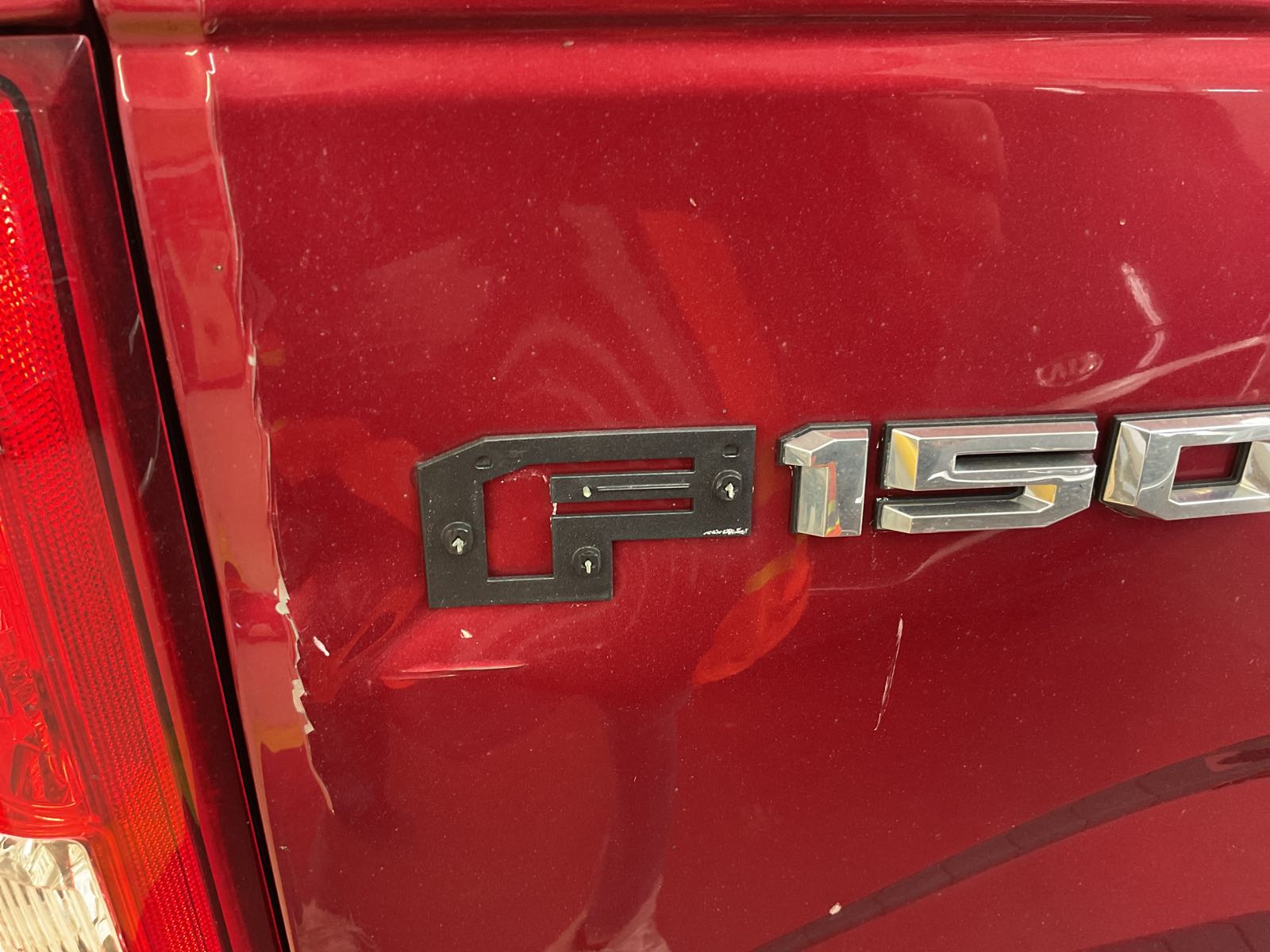 Windshield (Cracked)