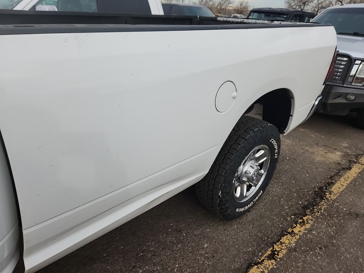 LF Fender (Mult Dents/No Paint Dmg)