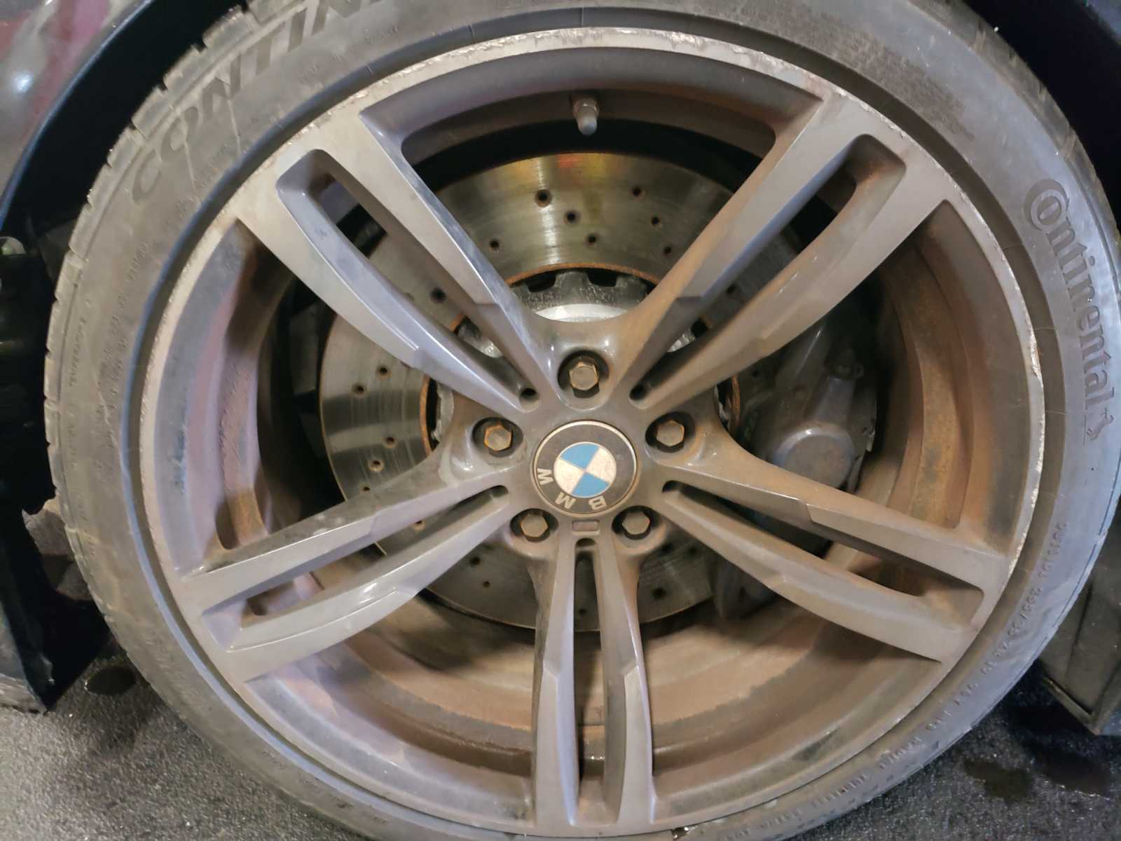 LR Wheel (Gouged)