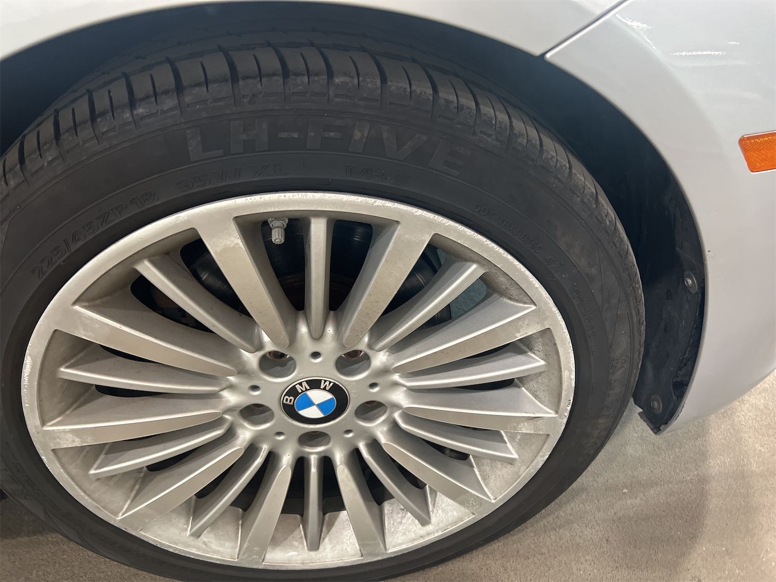 RR Wheel (Curb Rash)