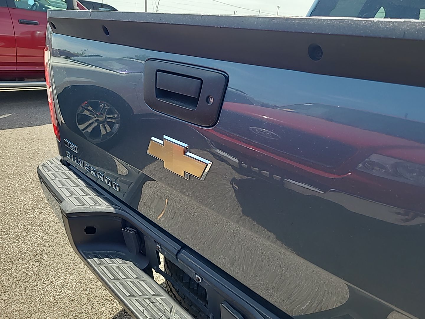 R Bed Side (Dent/No Paint Dmg)