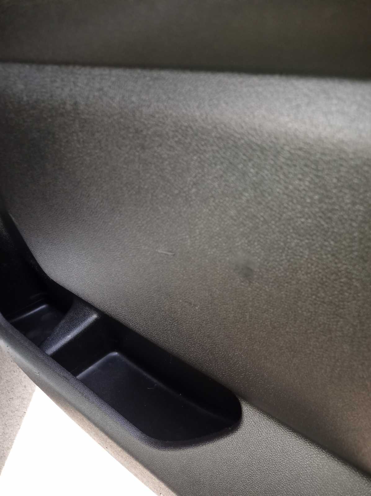 RR Tire (Cracked)