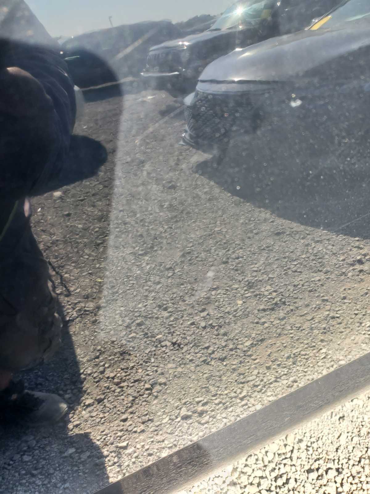 R Bed Side (Environmental Paint Dmg)