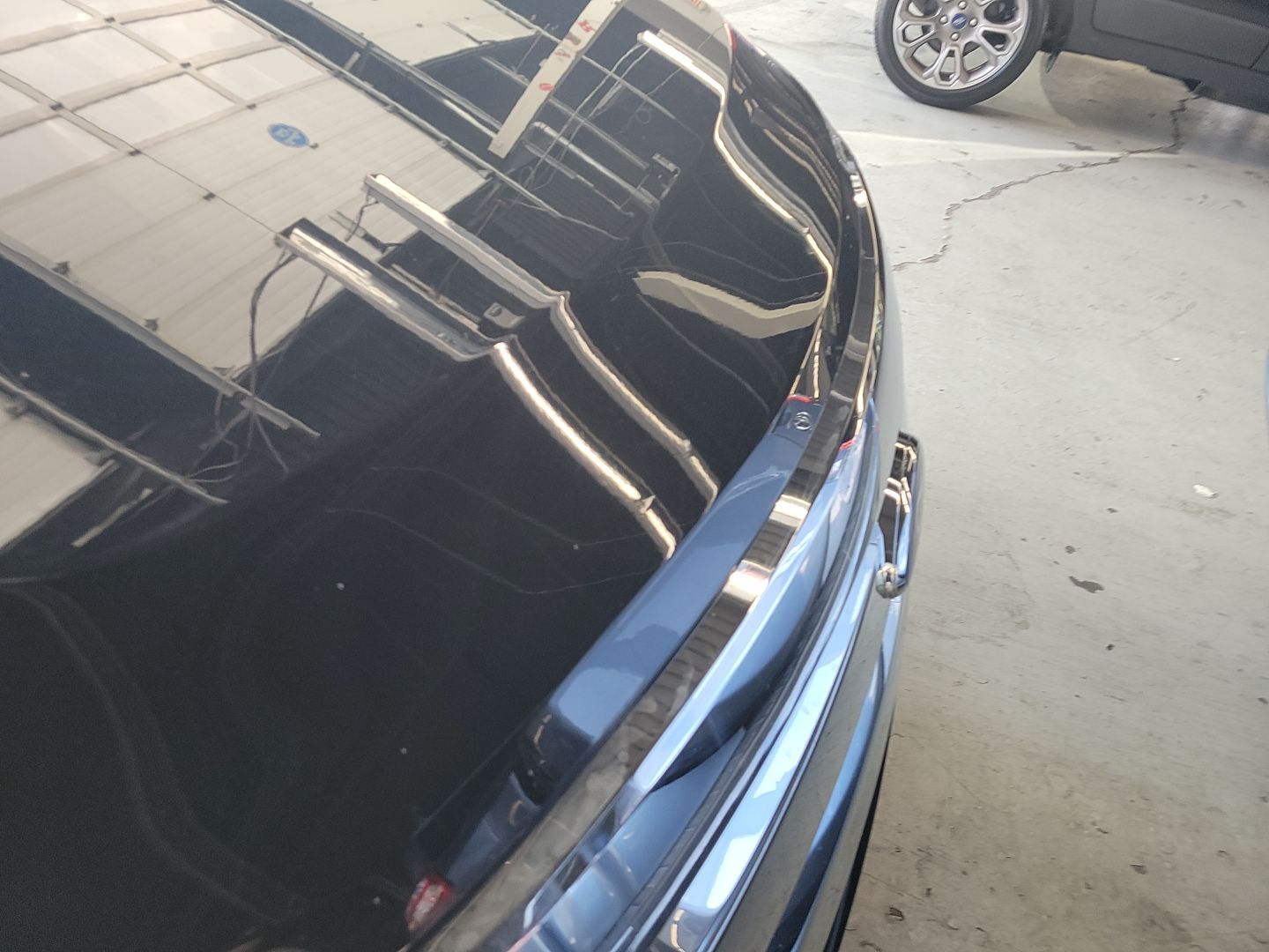 RF Fender (Dent/Paint Dmg)