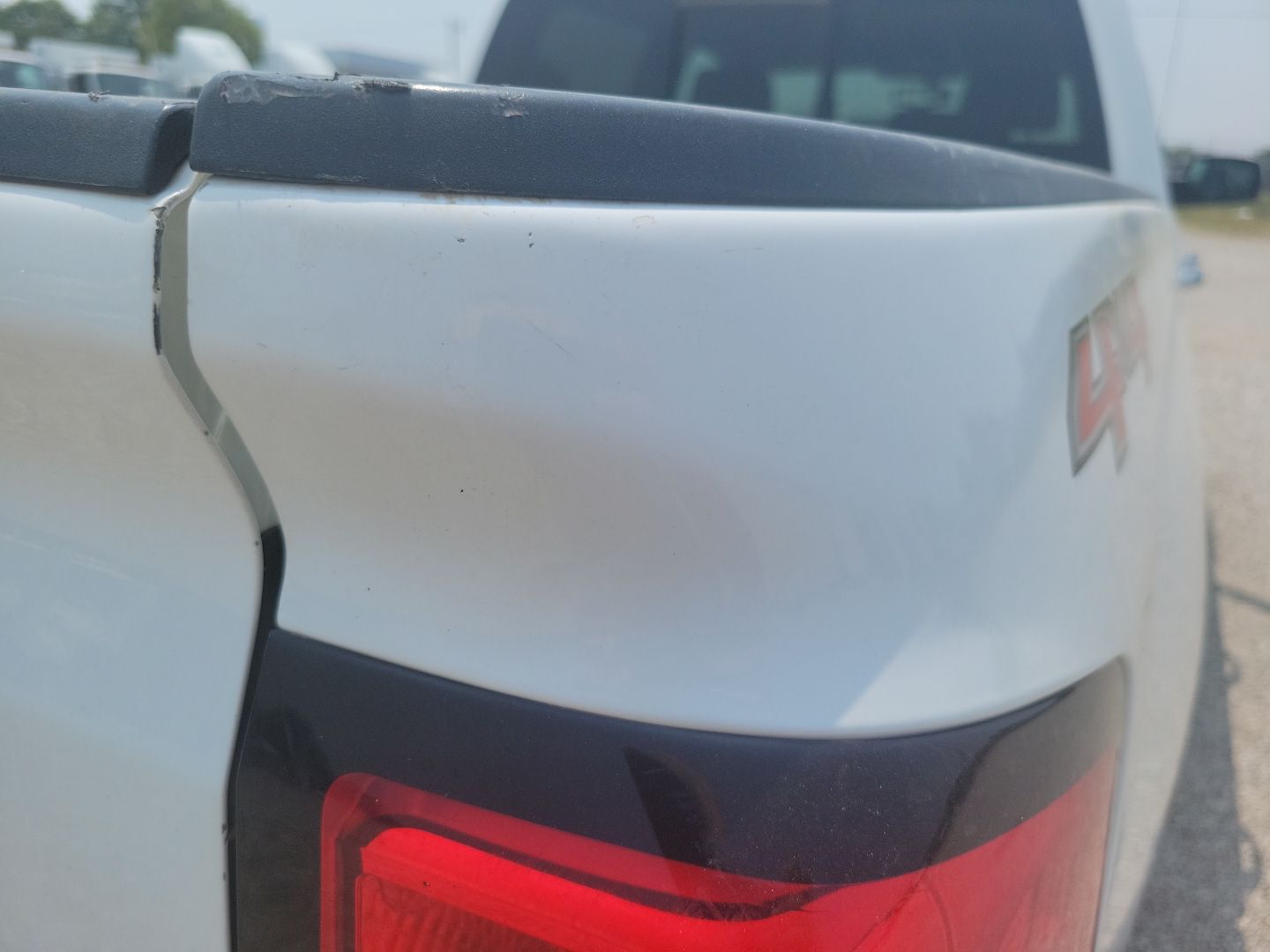 R Cab Corner Panel (Chipped)