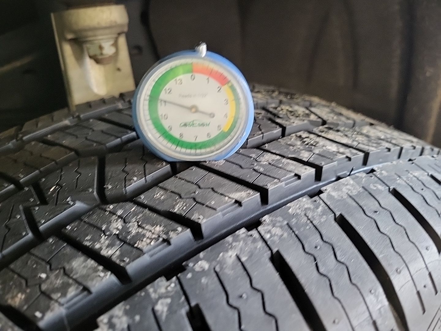 LR Tire Tread