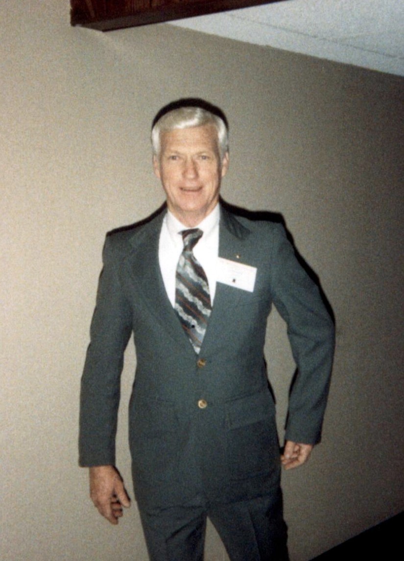 Tribute for Vernon Leo Goodwin Sr. (Photo album)