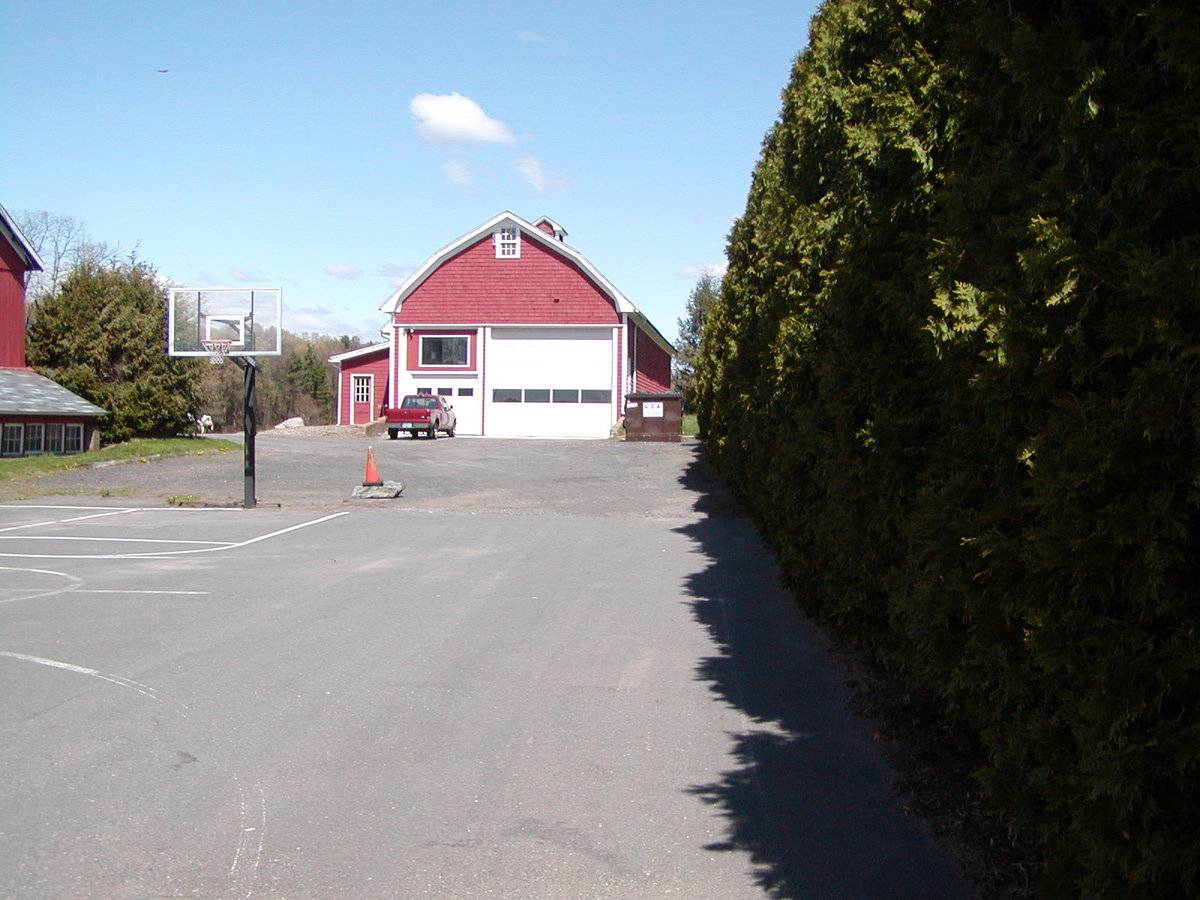 27 Muddy Brook, Ellington (Central Valley) | Historic Barns of Connecticut