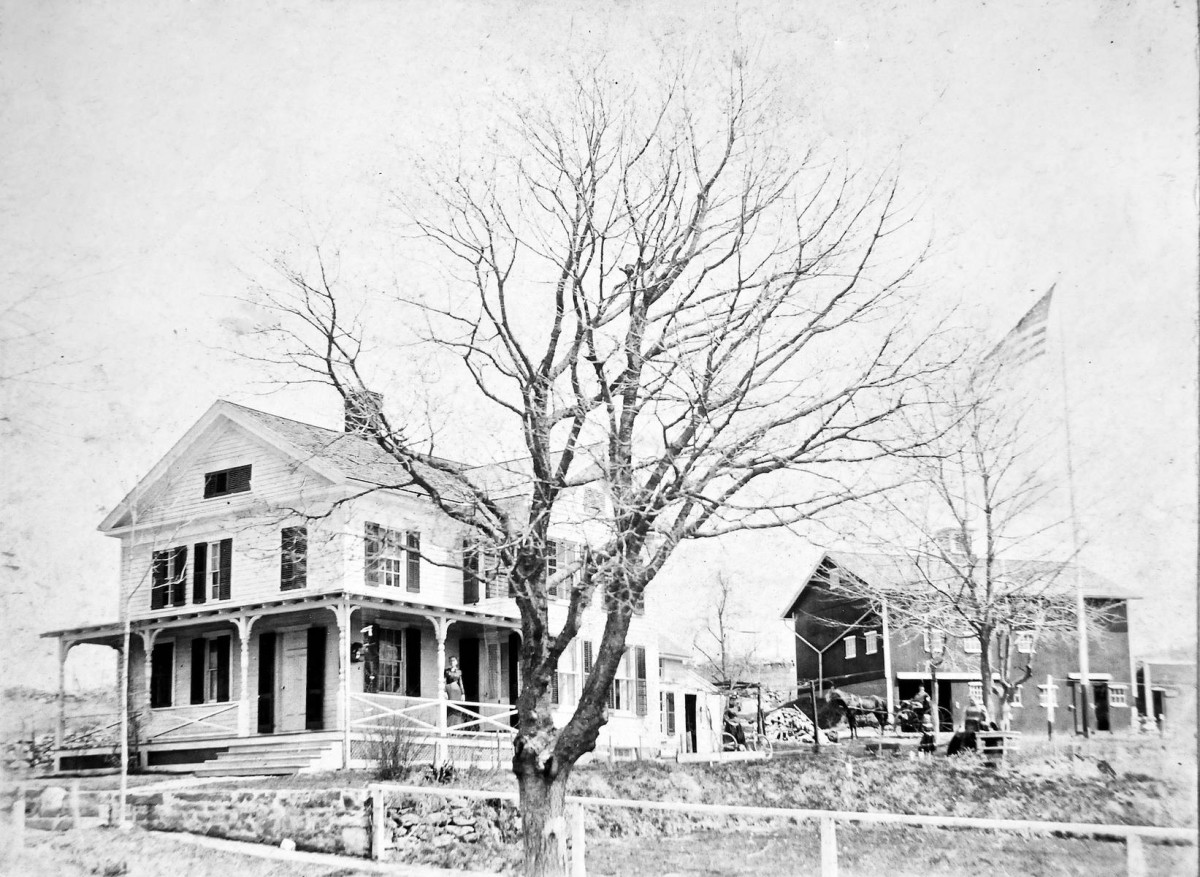 Pleasant View / Phelan Barn (323 North River Street, Guilford (Eastern ...