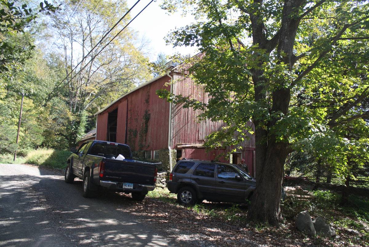 Charles Glover Farmstead/Lacy Barn (27 Wakelee Road, Roxbury (Western ...