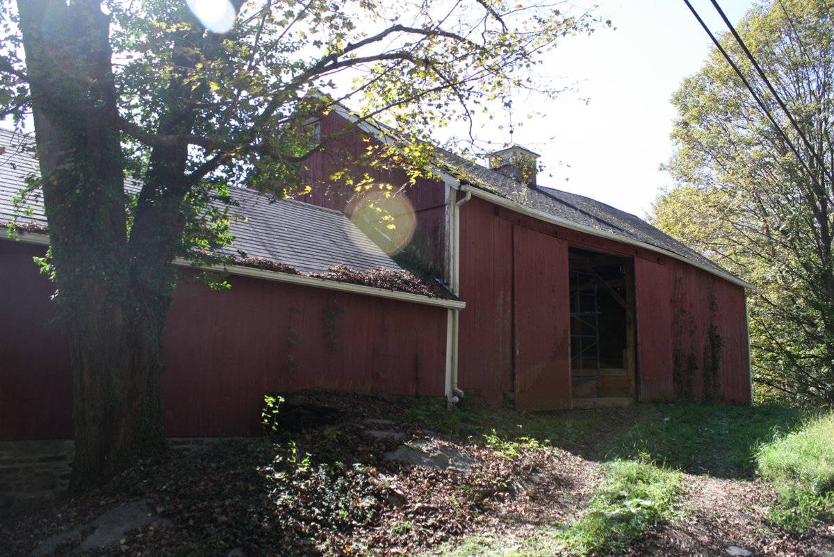 Charles Glover Farmstead/Lacy Barn (27 Wakelee Road, Roxbury (Western ...