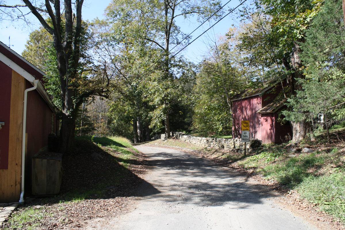 Charles Glover Farmstead/Lacy Barn (27 Wakelee Road, Roxbury (Western ...