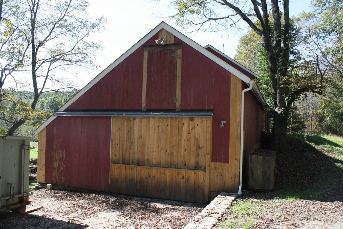 Charles Glover Farmstead/Lacy Barn (27 Wakelee Road, Roxbury (Western ...