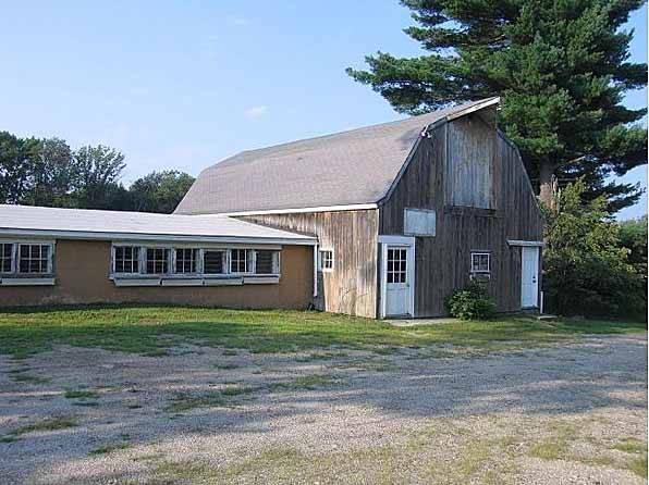 Lyon Farm (102 Lyon Hill Rd, Woodstock ()) | Historic Barns of Connecticut