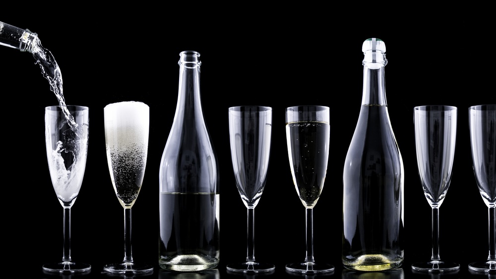 How-to: Provide Table Service For Sparkling Wine | Culinary Agents