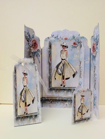 Fancy Easel Lady Mini Kit - CUP570771_452 | Craftsuprint