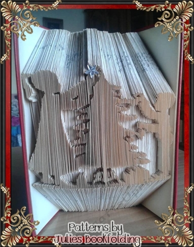 Decorating the tree book folding pattern - CUP922272_1031 | Craftsuprint