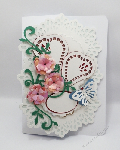 lacy trifold card with hearts. - CUP937061_1577 | Craftsuprint