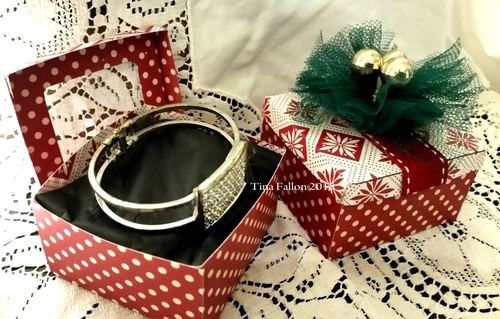 Luxury Gift Carrier Display Box with choice of a few lids and liners ...