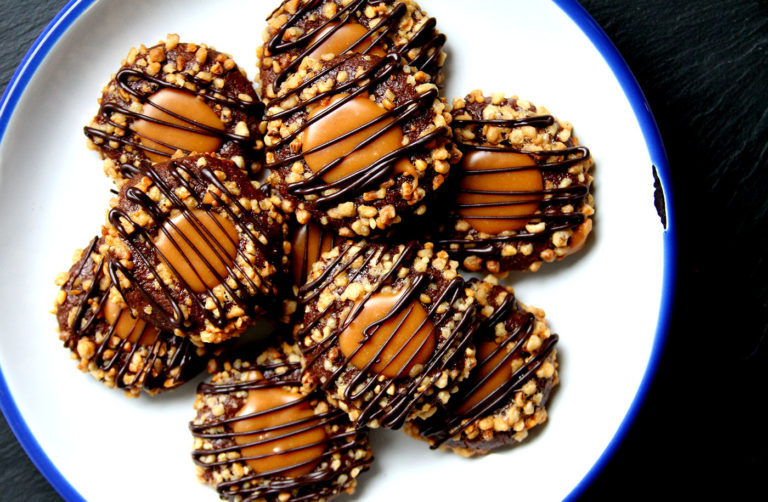 Salted Caramel Hazelnut Croquant Thumbprint Cookies – A Cup of Sugar ...