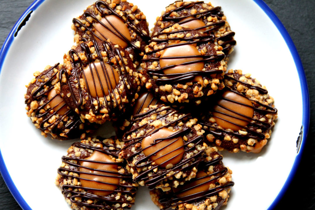 Salted Caramel Hazelnut Croquant Thumbprint Cookies – A Cup of Sugar ...