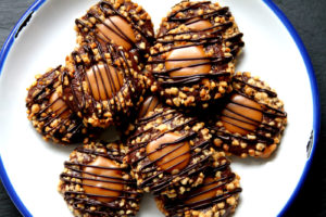 Salted Caramel Hazelnut Croquant Thumbprint Cookies – A Cup of Sugar ...