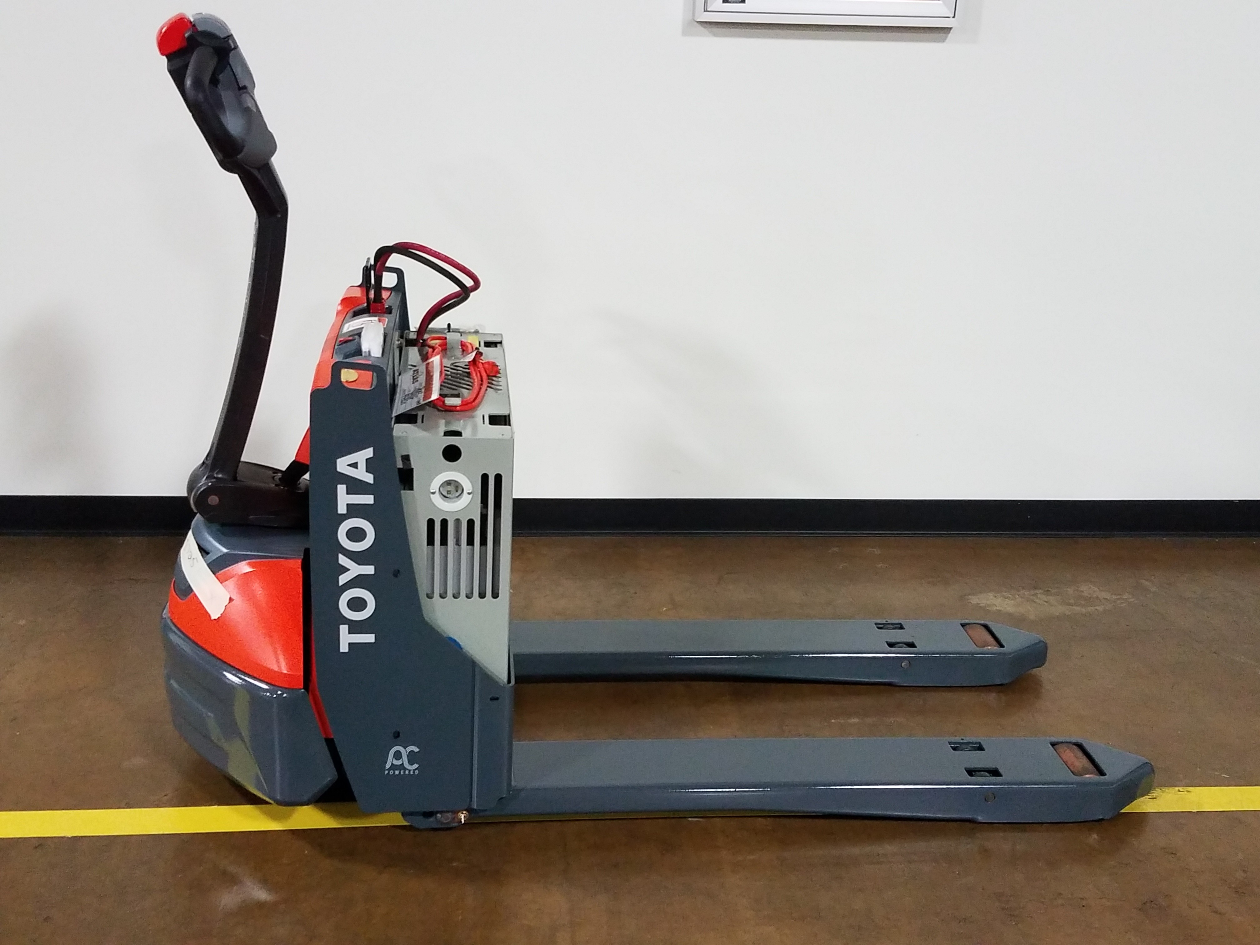 2017 Toyota Industrial Equipment 8HBW23