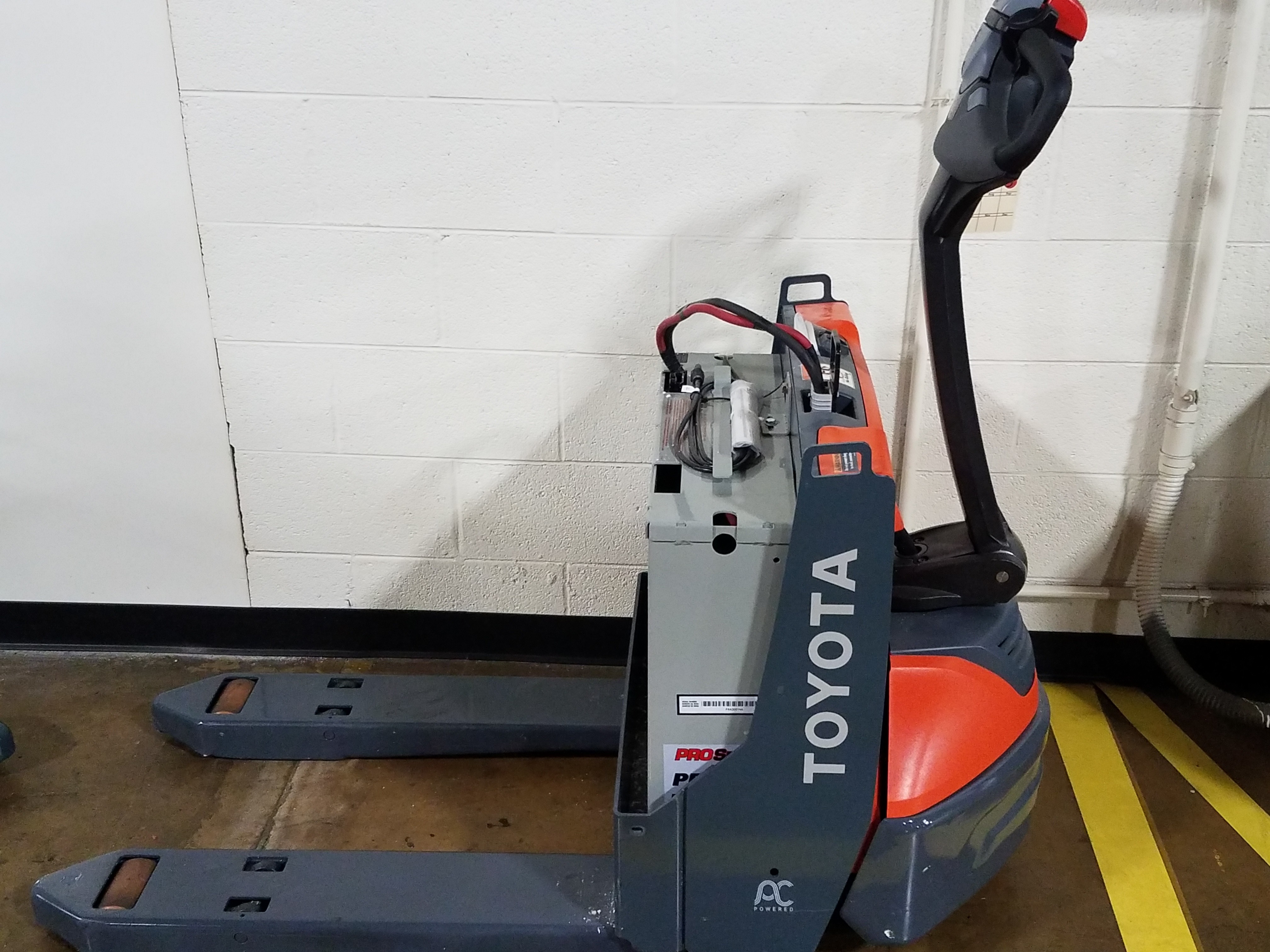 2017 Toyota Industrial Equipment 8HBW23