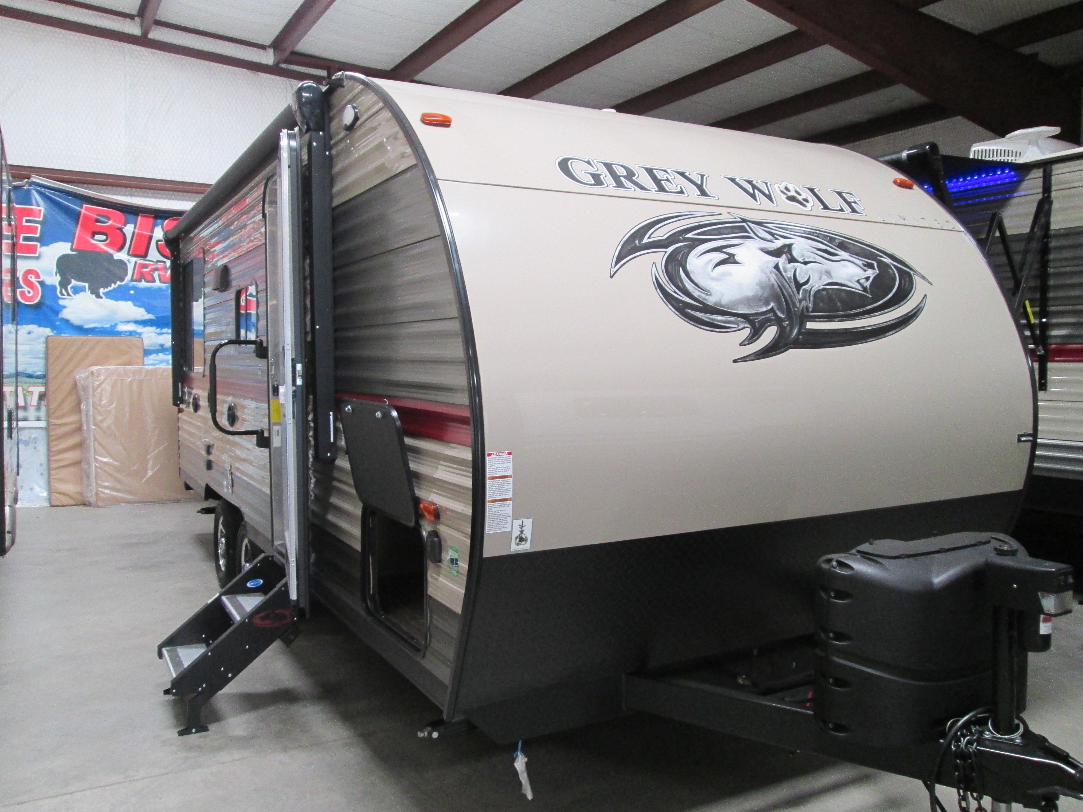 2019 Cherokee Grey Wolf 19SM