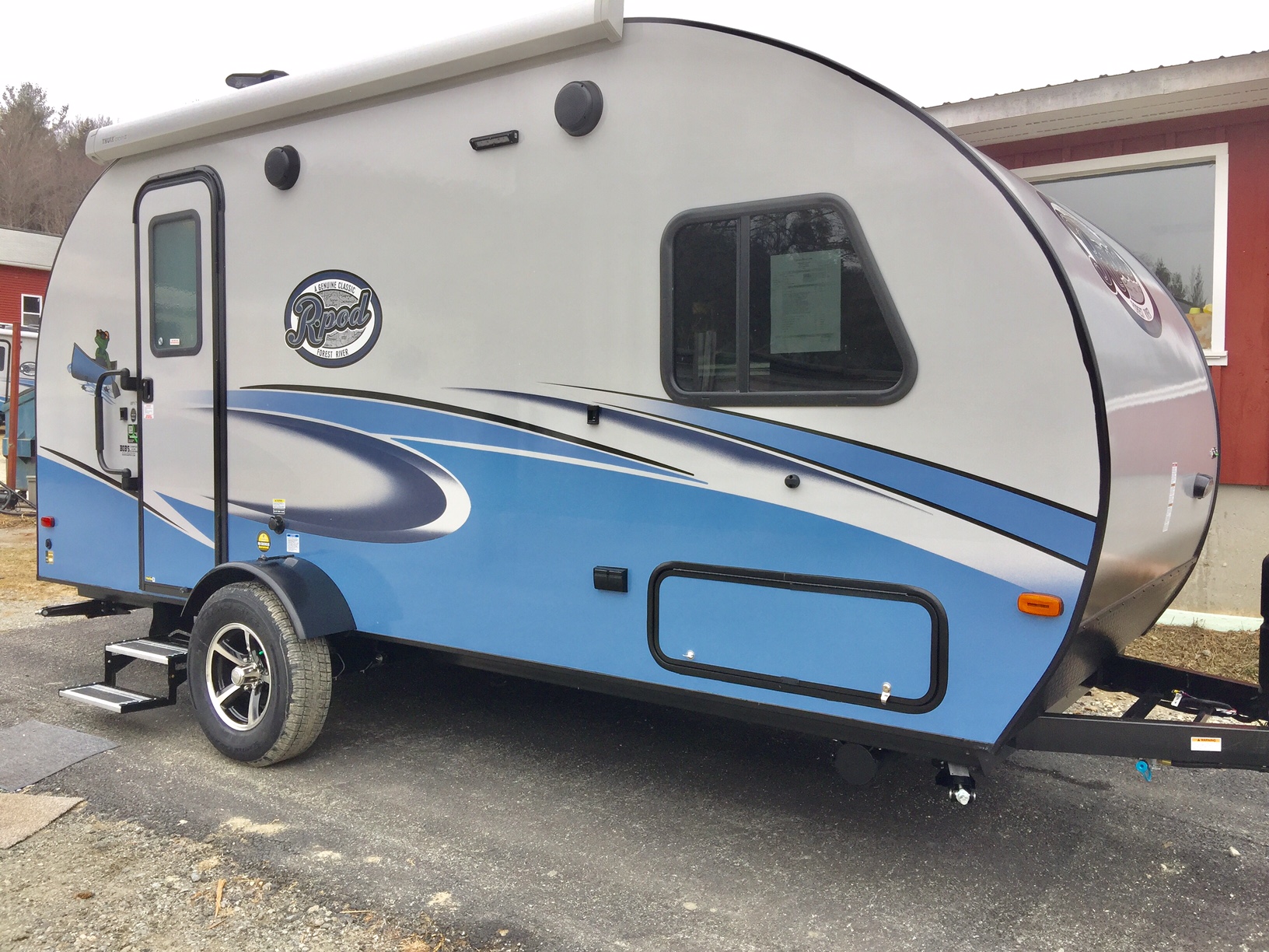 New & Used RV Dealer in Massachusetts | Full-Service & Camper Parts