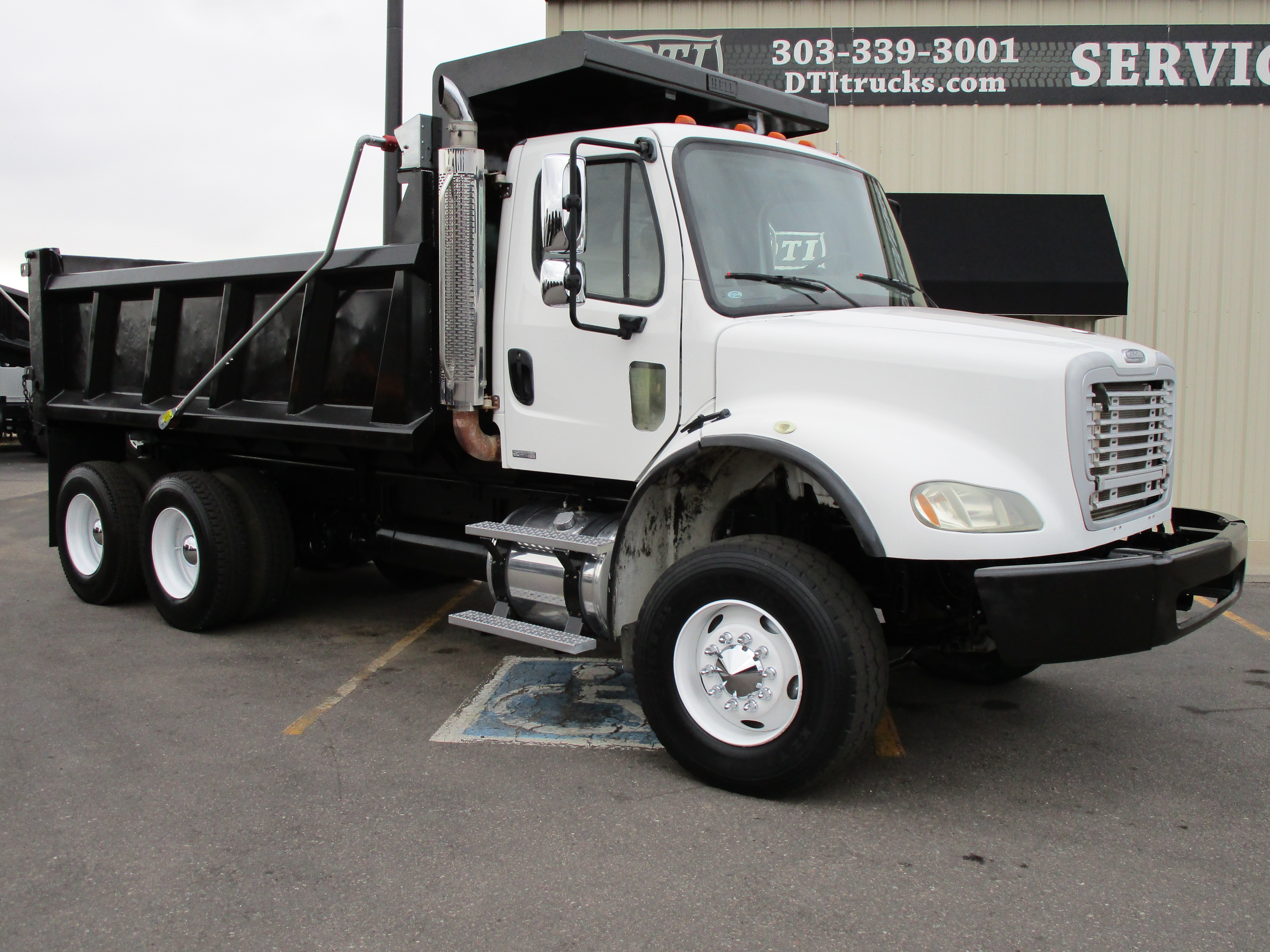 Heavy Duty Truck Dealer in Denver, CO | Truck Fabrication