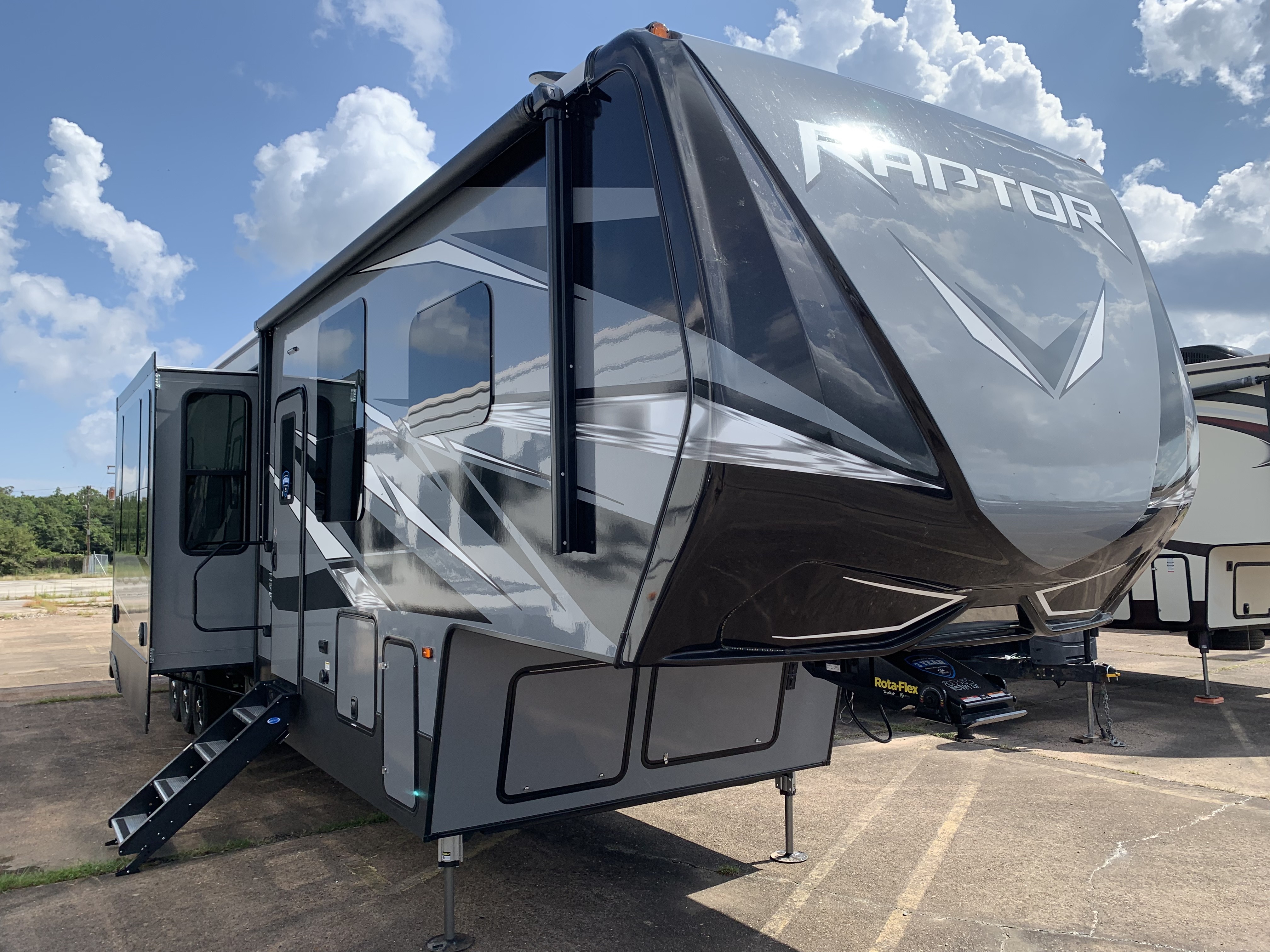 New 2020 Keystone Raptor 415 in Orange, TX