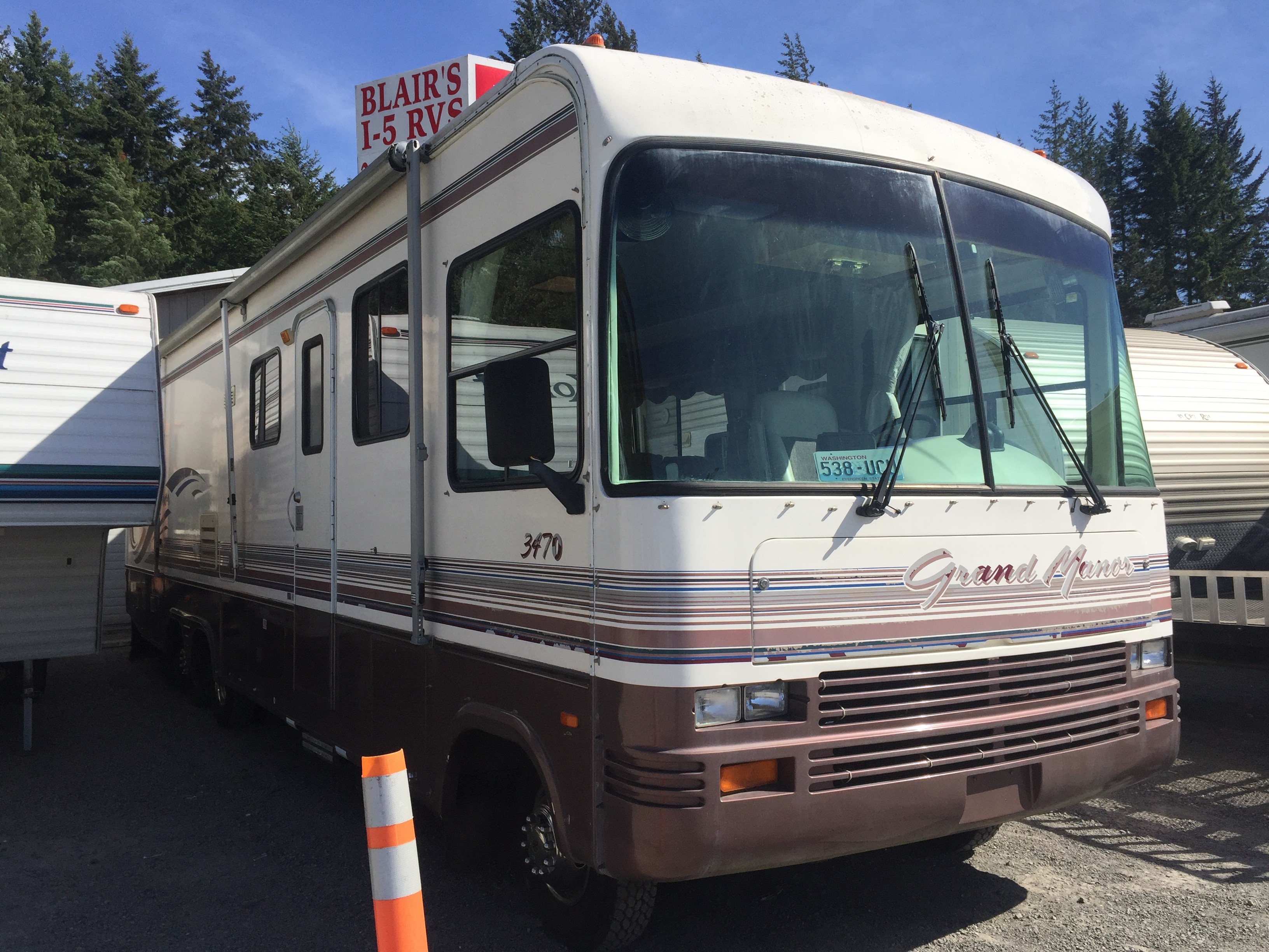 1996 Thor Motor Coach Grand Manor 3470
